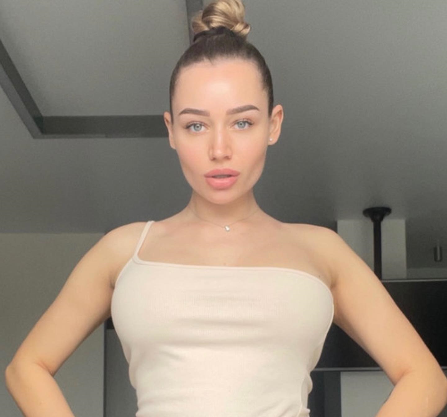 Alice Redlips Age, Career, Family, Net Worth, Bio 2024 - Profiles Networth